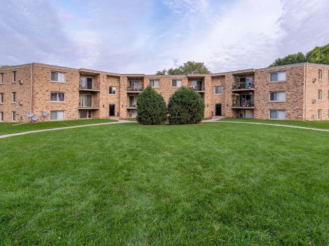 Riverwest Apartments 1 Bedroom Apartment for Rent at 1075 Waterloo Ave, West St Paul, MN 55118
