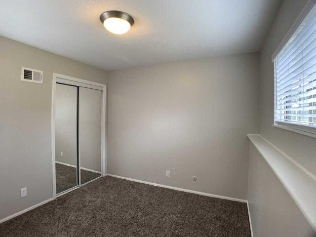Riviera Apartments 3 Bedroom Apartment for Rent at 9800 Cherry St, Kansas City, MO 64131 Willow Creek