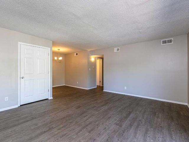 Riviera Apartments 3 Bedroom Apartment for Rent at 9800 Cherry St, Kansas City, MO 64131 Willow Creek