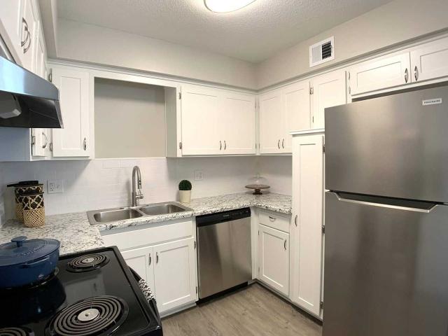 Riviera Apartments 2 Bedroom Apartment for Rent at 9800 Cherry St, Kansas City, MO 64131 Willow Creek