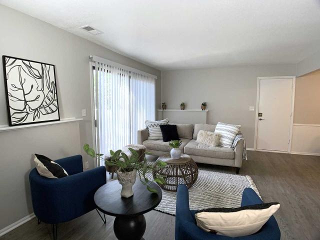Riviera Apartments 2 Bedroom Apartment for Rent at 9800 Cherry St, Kansas City, MO 64131 Willow Creek