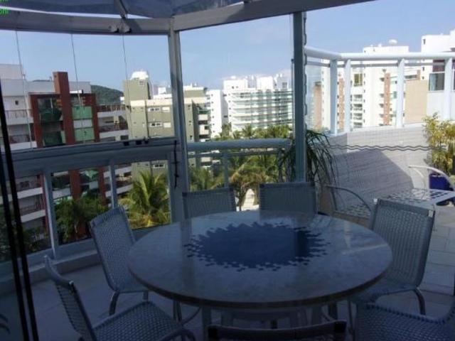 Riviera Cobertura Pé na Grama