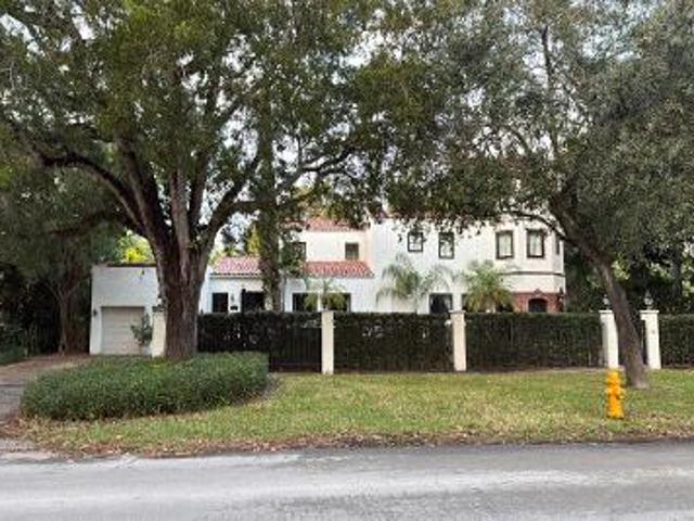 Riviera Dr