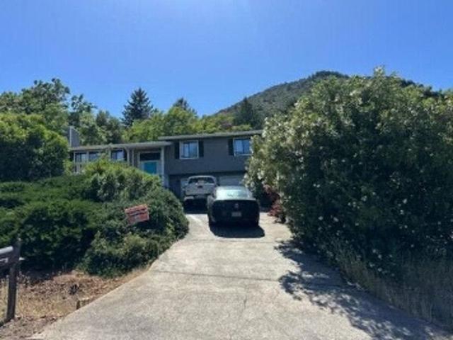 Riviera West Dr