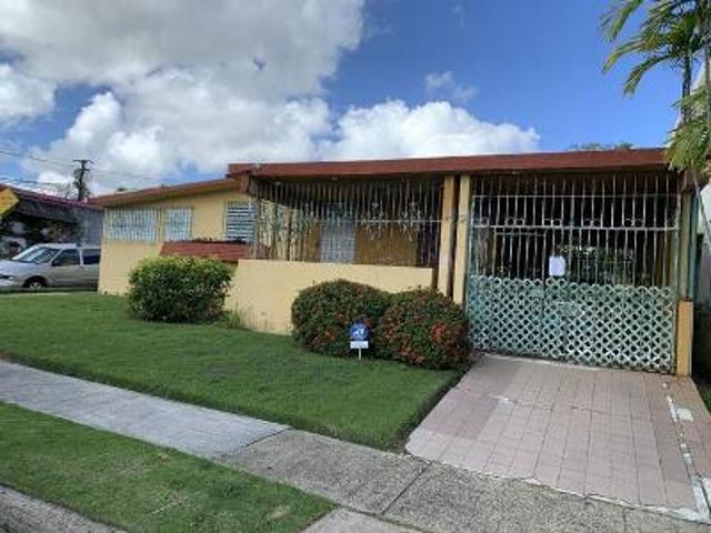 Riviera, 1273 Calle 42 SE