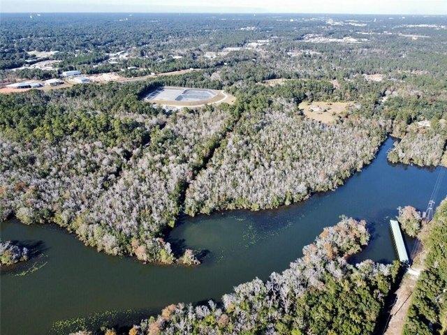 Riviere Du Chien Rd, Mobile, AL 36693