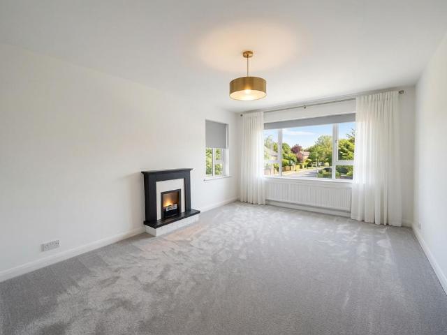 Rivington Court, Longstone Avenue. 2 bed flat to rent £1,846 pcm £426 pw