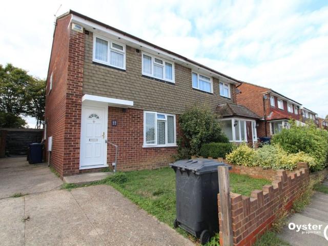 Rivington Crescent, London NW7, 3 bed semi detached house to rent, £2,200 pcm | PrimeLocation