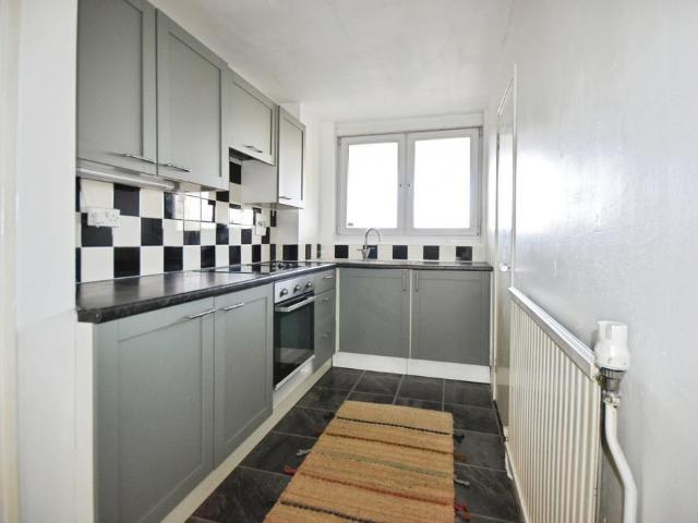 Romulus Court, Brentford Dock, Brentford 1 bed flat to rent £1,650 pcm £381 pw
