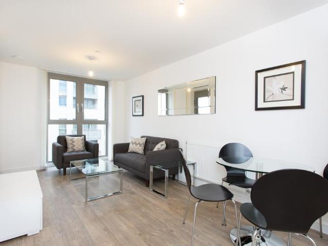 Roma Corte, 1 Elmira Street. 1 bed flat to rent £1,906 pcm £440 pw