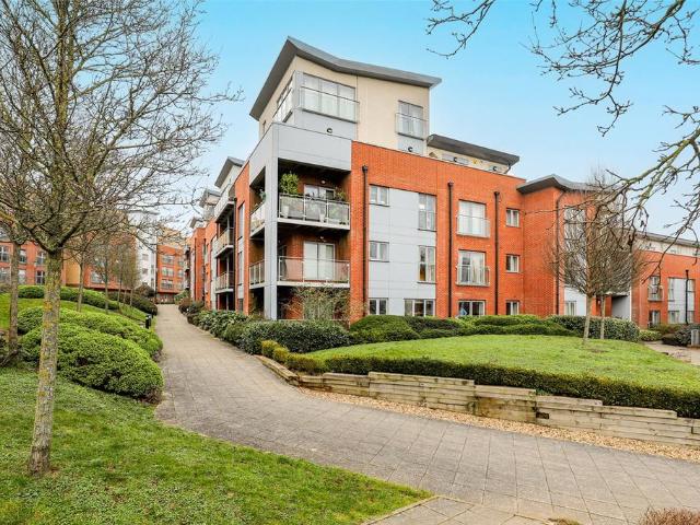 Roma House, Charrington Place, St. 2 bed house to rent £1,900 pcm £438 pw