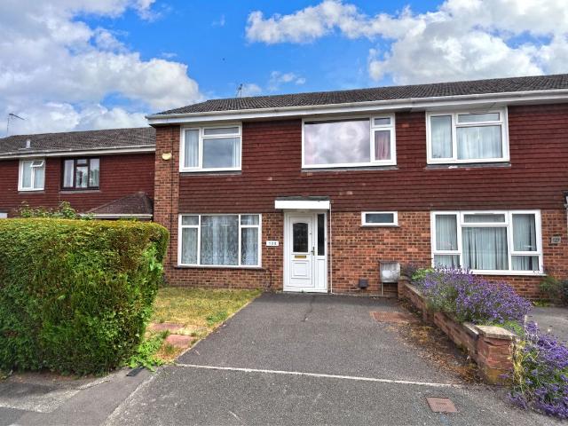 Roman Way, Farnham, Surrey GU9, 4 bed terraced house to rent, £2,650 pcm | PrimeLocation