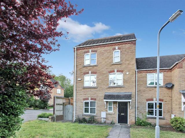 Roman Way, Higham Ferrers NN10, 4 bed town house to rent, £1,450 pcm | PrimeLocation