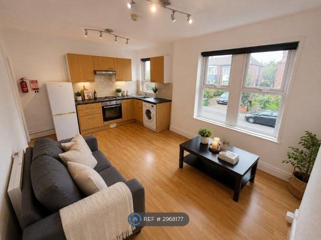 Roman Grove, Leeds LS8, 1 bed flat to rent, £795 pcm | PrimeLocation