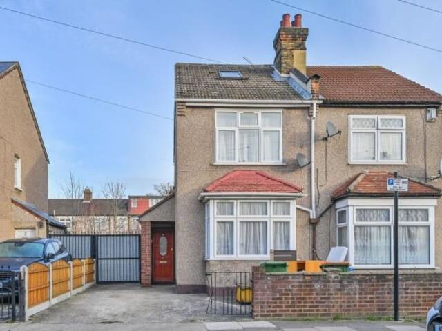 Roman Road, Beckton, London E6, 4 bed semi detached house to rent, £2,600 pcm | PrimeLocation