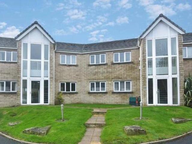 Roman Road, Blackburn, 2 Bedroom Flat