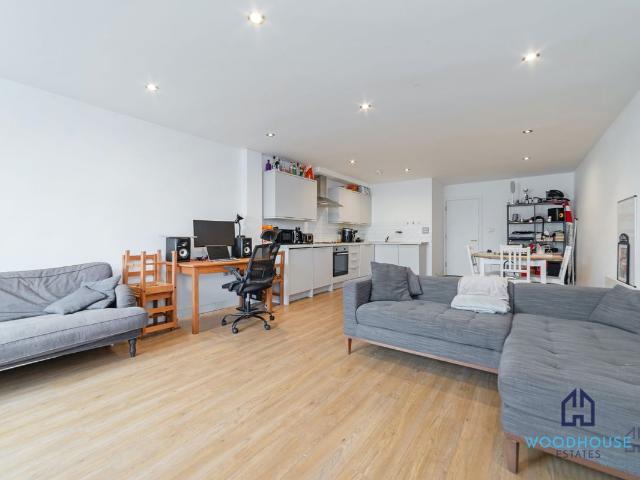 Roman Road E2, 2 bed flat to rent, £2,550 pcm | PrimeLocation