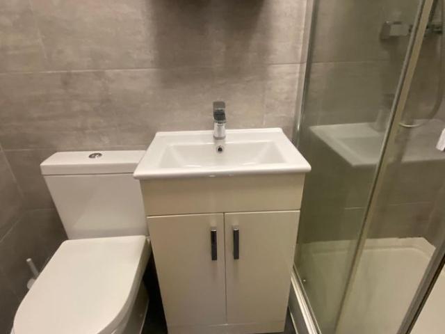 Roman Road, London E3, 2 bed flat to rent, £2,400 pcm | PrimeLocation