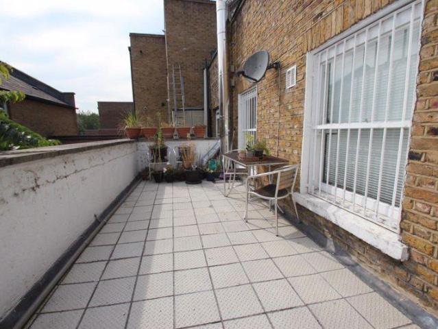 Roman Road, London E3 Studio to rent £1,775 pcm £410 pw