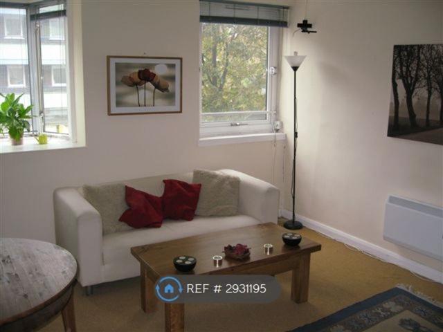 Roman Road, London E2, 1 bed flat to rent, £1,700 pcm | PrimeLocation