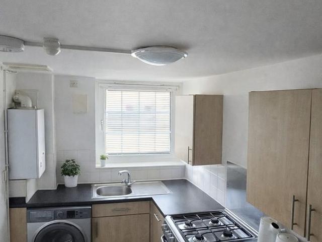 Roman Road, London E2, 2 bed maisonette to rent, £2,600 pcm | PrimeLocation