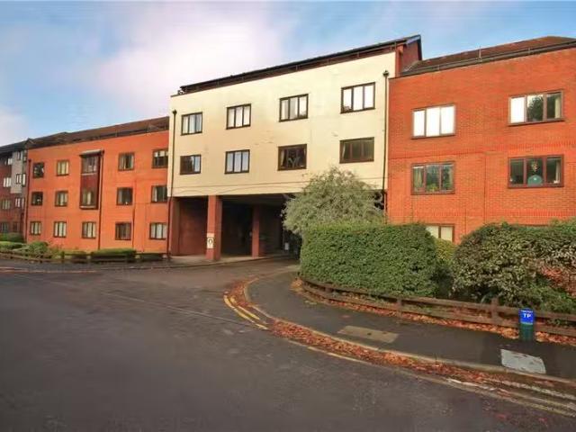 Romana Court, Sidney Road, Staines upon Thames, Surrey, TW18 4QJ