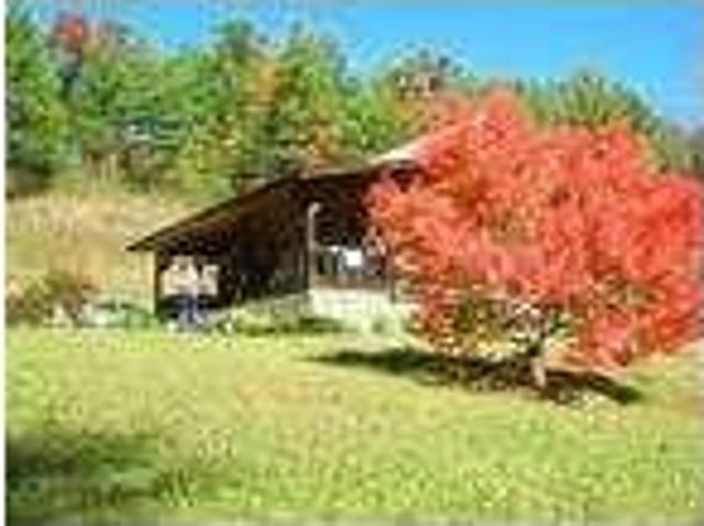 Romantic Mounain Log Cabin with all the bells and whistles in NC