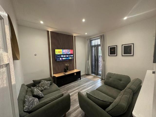 Romer Road, Kensington, Liverpool 4 bed terraced house to rent £2,340 pcm £540 pw