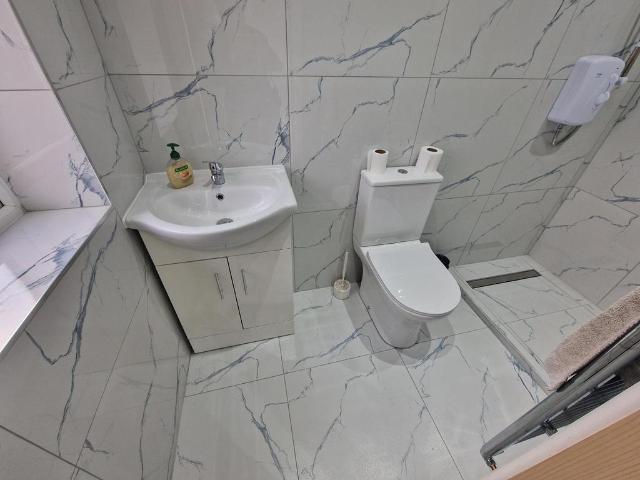 Romford RM3 Studio to rent £1,150 pcm £265 pw