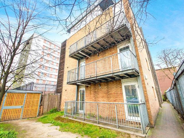 Romford Road, Forest Gate E7, 2 bed flat to rent, £1,600 pcm | PrimeLocation