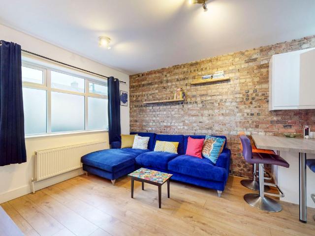 Romford Road, London E7, 2 bed flat to rent, £2,200 pcm | PrimeLocation