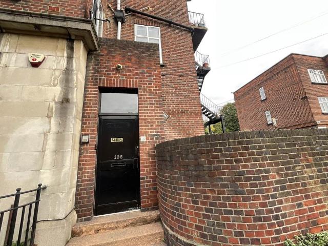 Romford Road, London E7, 3 bed flat to rent, £2,250 pcm | PrimeLocation