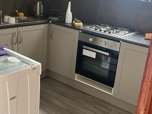 Romford Road, London E7 5 bed flat to rent £3,495 pcm £807 pw