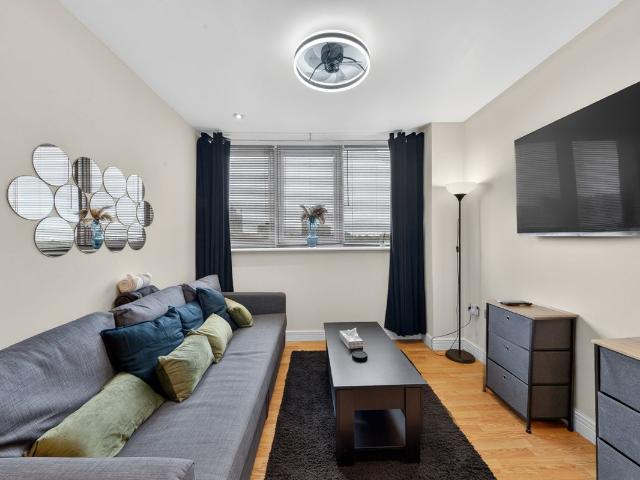 Romford Road, London E15, 2 bed flat to rent, £2,400 pcm | PrimeLocation