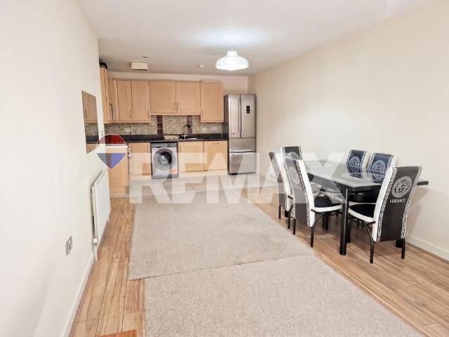Romford Road, London E15 2 bed flat to rent £2,000 pcm £462 pw