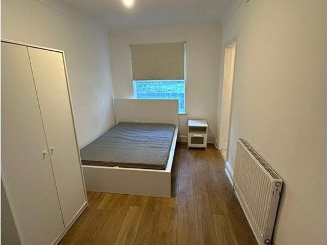 Romford Road, London E15, Room to rent, £950 pcm | PrimeLocation