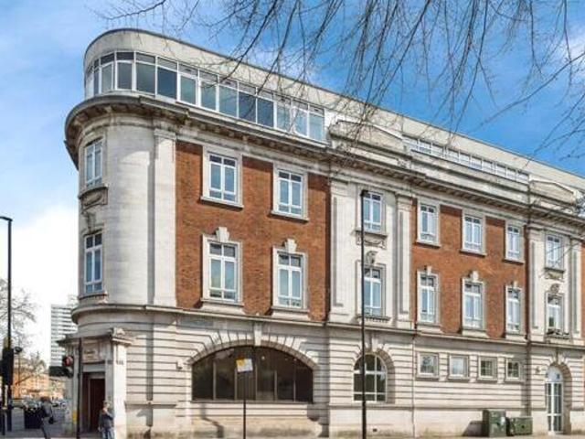 Romford Road, London, 2 Bedroom Flat
