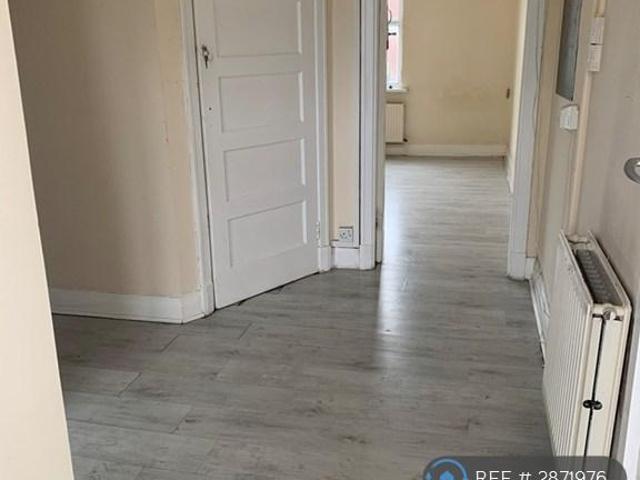 Romford, Romford, RM5 2 bed flat to rent £1,700 pcm £392 pw