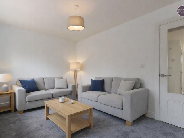 Romilly Drive, Hertfordshire WD19 2 bed apartment to rent £1,495 pcm £345 pw