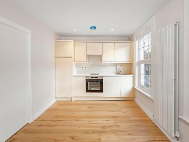 Rommany Road, London SE27, 1 bed flat to rent, £1,295 pcm | PrimeLocation
