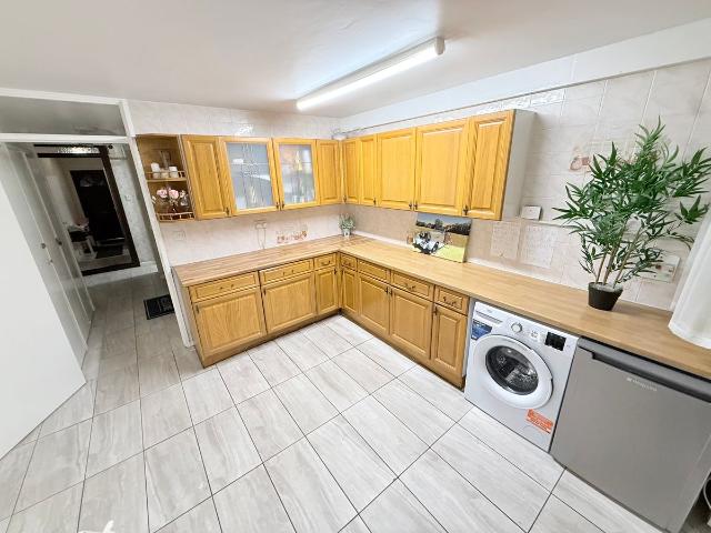 Romney Close, London SE14, 5 bed terraced house to rent, £4,500 pcm | PrimeLocation
