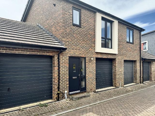 Romney Crescent, Ashford TN23, 1 bed flat to rent, £1,150 pcm | PrimeLocation