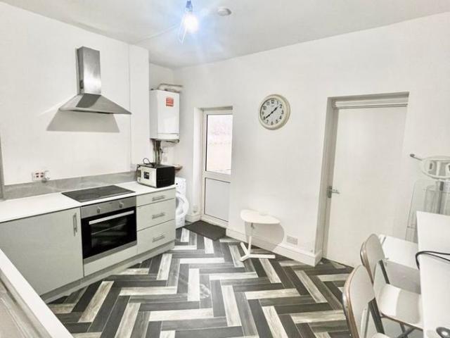 Romney Street, Salford M6, 4 bed property to rent, £550 pcm | PrimeLocation