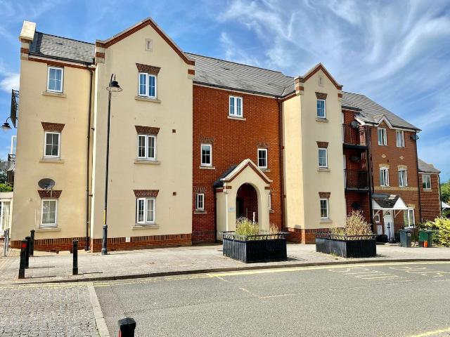 Romney Point, Repton Park, Ashford TN23, 2 bed flat to rent, £1,200 pcm | PrimeLocation