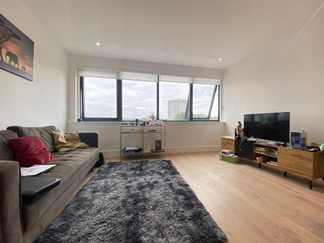Romney Place, Maidstone ME15, 2 bed flat to rent, £1,200 pcm | PrimeLocation