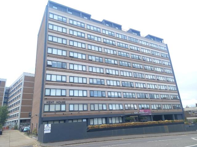 Romney Place, Maidstone ME15, 2 bed flat to rent, £1,200 pcm | PrimeLocation