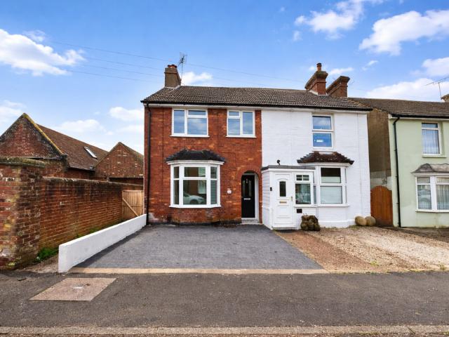 Romney Road, Willesborough TN24 3 bed semi detached house to rent £1,550 pcm £358 pw