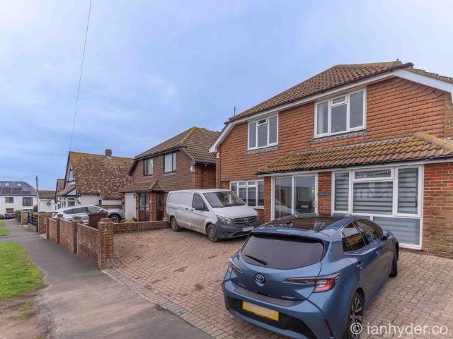 Romney Road, Rottingdean BN2 Studio to rent £1,050 pcm £242 pw