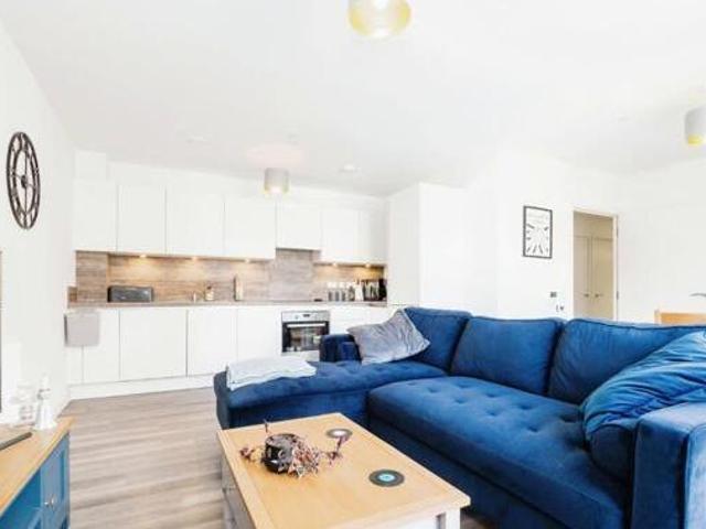 Ron Leighton Way, London, 2 Bedroom Apartment