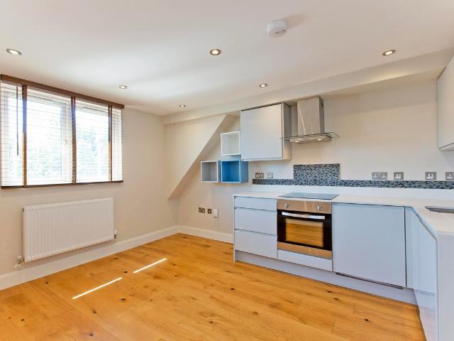 Rondu Road, Cricklewood NW2, Studio to rent, £1,400 pcm | PrimeLocation
